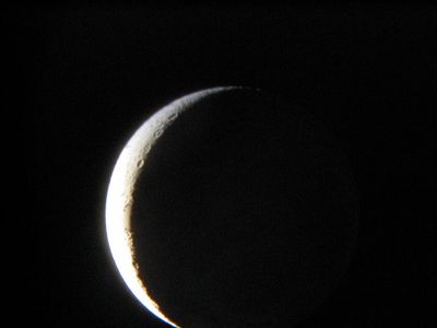 Young moon ( about 40 hours) - Phases - astronomy photos AstronoMike.net